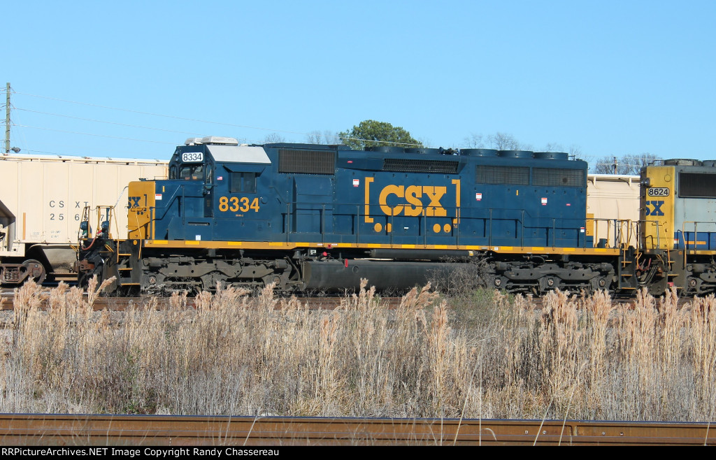 CSXT 8334